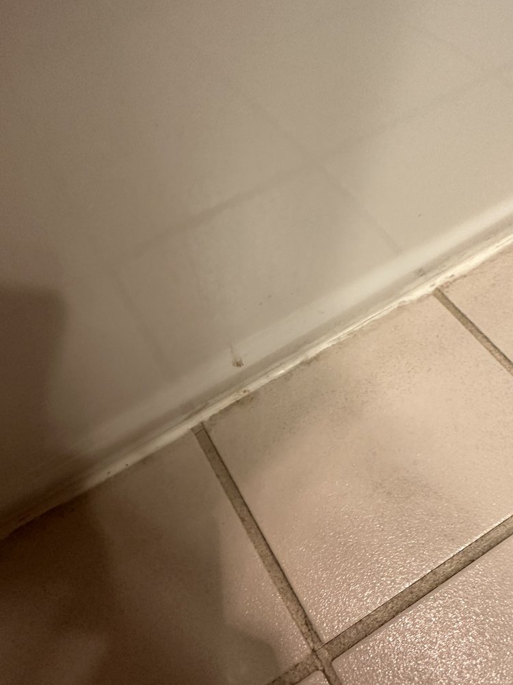 CLOCK TOWER INN - Updated December 2025 - 12 Photos & 11 Reviews - 1335 ...