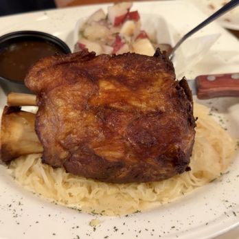 HESSEN HAUS - Updated May 2025 - 428 Photos & 409 Reviews - 101 4th St ...