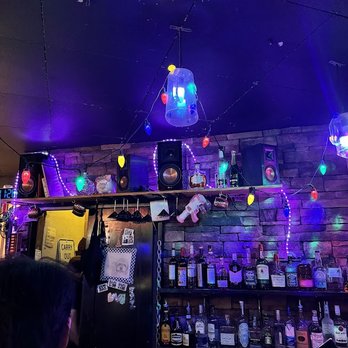 PIE BAR - Updated December 2024 - 1734 Photos & 1721 Reviews - 1361 E ...