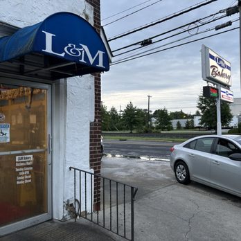 L & M BAKERY - Updated December 2025 - 113 Photos & 228 Reviews - 11 St ...