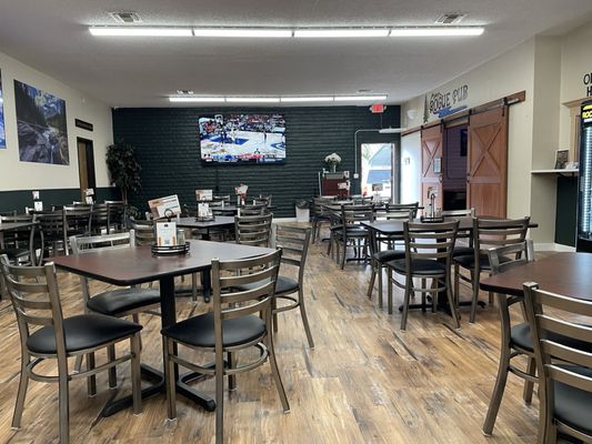 ROGUE PUB N PUTT - Updated October 2025 - 19 Photos & 17 Reviews - 410 ...