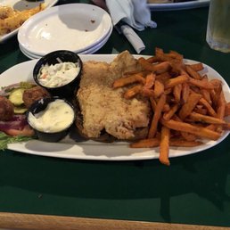 PUTTERS SPORTS GRILL - Updated October 2025 - 58 Photos & 153 Reviews ...