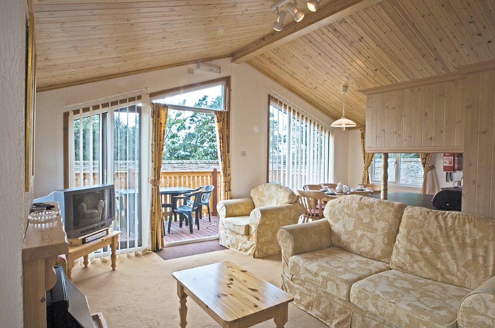 CROWHURST PARK - Updated July 2025 - 20 Photos - Telham Lane, Battle ...