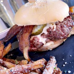 GRAZE BURGERS - Updated December 2025 - 354 Photos & 405 Reviews - 125 ...