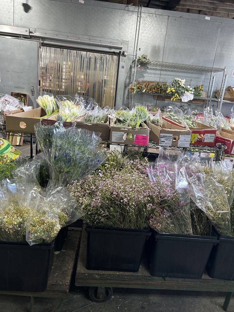 HUNTS POINT FLOWER MARKET - Updated May 2024 - 38 Photos & 27 Reviews ...