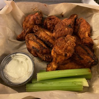 BLUE BULL TAVERN - Updated January 2026 - 91 Photos & 93 Reviews - 1300 ...