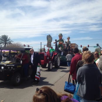 LOUISIANA IRISH-ITALIAN PARADE - Updated December 2025 - 47 Photos ...