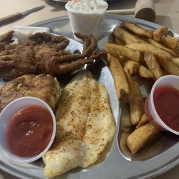 CAPTAIN PELL’S FAIRFAX CRABHOUSE - 461 Photos & 666 Reviews - 10195 ...