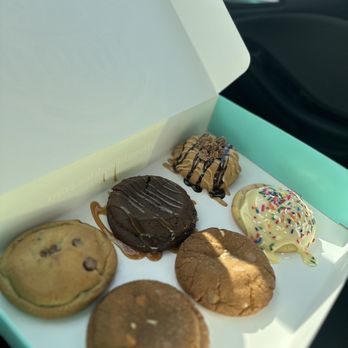 DIRTY DOUGH COOKIES - LA VISTA - Updated March 2025 - 80 Photos & 38 ...