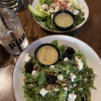 THE PUB AT 333 - Updated December 2025 - 188 Photos & 201 Reviews - 333 ...
