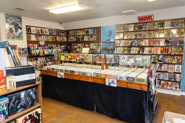 COMIC BOOK HIDEOUT - 197 Photos & 166 Reviews - 215 W Commonwealth Ave ...