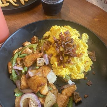 TOAST KITCHEN & BAR DOWNEY - Updated July 2024 - 664 Photos & 513 ...