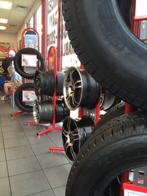 DISCOUNT TIRE - Updated March 2026 - 31 Photos & 141 Reviews - 986 N ...