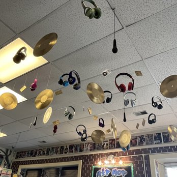 HIP HOP SWEET SHOP - Updated April 2025 - 97 Photos & 21 Reviews - 1805 ...