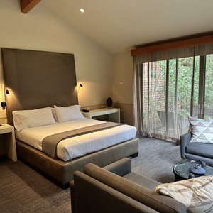 MEADOWLARK COUNTRY HOUSE - Updated January 2025 - 51 Photos & 102 ...