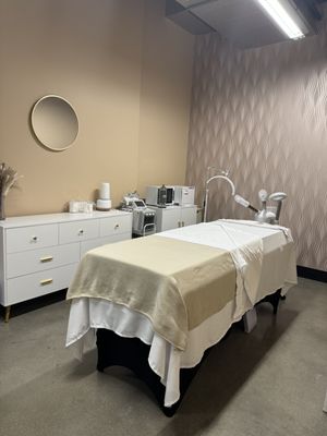 AURA ESTHETIX - Updated July 2025 - 917 W 18th St, Chicago, Illinois ...