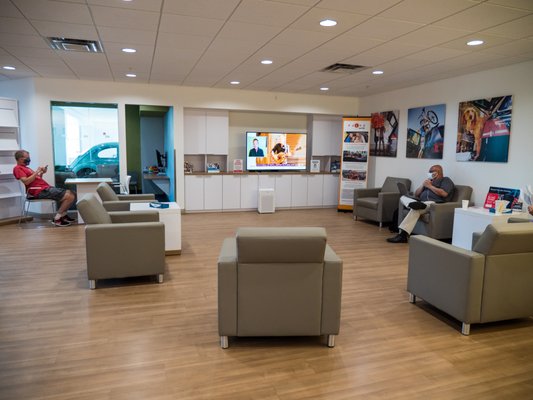 LUTHER WESTSIDE VOLKSWAGEN - Updated October 2025 - 32 Photos & 125 ...