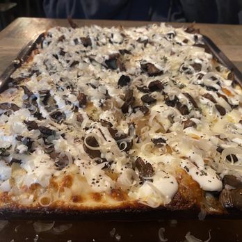 DESCENDANT DETROIT STYLE PIZZA - Updated May 2026 - 708 Photos & 484 ...