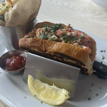 LURE FISH HOUSE - Updated July 2024 - 1935 Photos & 1193 Reviews ...