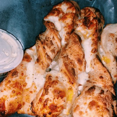 ROUND TABLE PIZZA - Updated October 2025 - 105 Photos & 203 Reviews ...