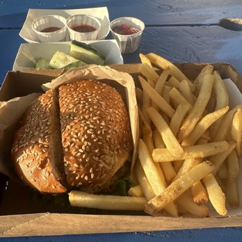 ACME BURGER - PETALUMA WEST - Updated October 2025 - 76 Photos & 123 ...