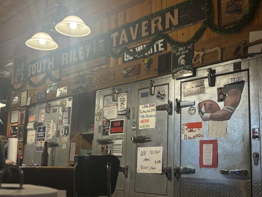 SOUTH RILEY TAVERN - Updated December 2025 - 42 Photos & 54 Reviews ...