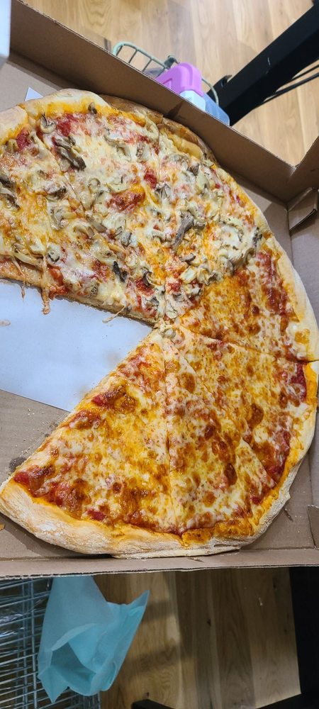 BROADWAY PIZZERIA - 66 Photos & 130 Reviews - 1142 Broadway, Brooklyn ...
