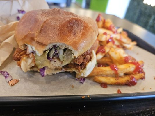 MACACO SPICY CHICKEN SANDWICHES - Updated April 2024 - 28 Photos & 21 ...