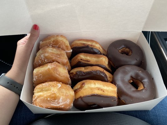 CARLSON’S DONUTS - Updated May 2024 - 99 Photos & 194 Reviews - 7846 ...
