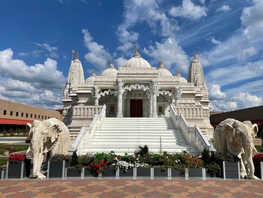 BAPS SHRI SWAMINARAYAN MANDIR, CHICAGO - Updated October 2025 - 261 ...