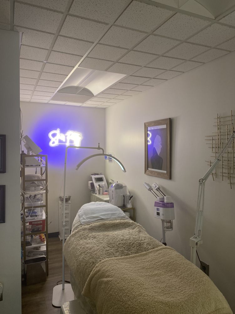 SKIN PRETTY MED ESTHETICS - Updated August 2024 - 7700 Clayton Rd ...