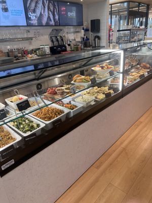 AVRIL - Updated October 2025 - 25 photos & 10 avis - A1-1660 Boulevard ...