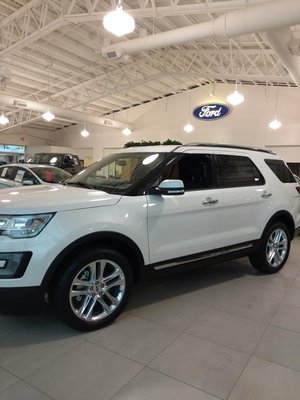 BARBER FORD - Updated November 2025 - 19 Photos & 34 Reviews - 640 E ...