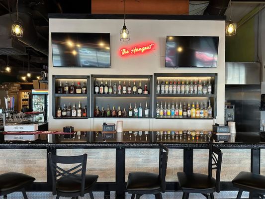 THE HANGOUT BAR & GRILL - Updated October 2025 - 12 Photos & 11 Reviews ...