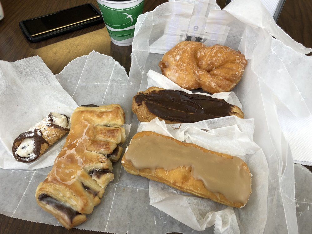 JR’S DONUT CASTLE - 20 Photos & 40 Reviews - 3318 Emerson Ave ...