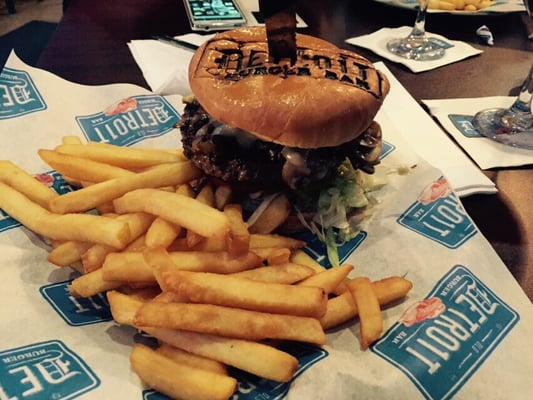 DETROIT BURGER BAR - Updated October 2025 - 2601-2735 Greenstone Blvd ...
