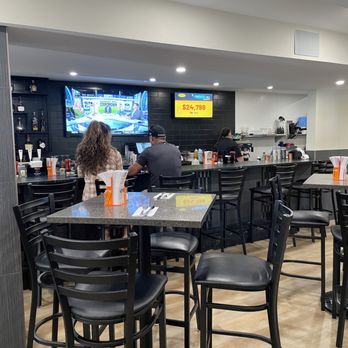 FRIENDLY RED’S TAVERN - Updated September 2025 - 22 Photos & 57 Reviews ...