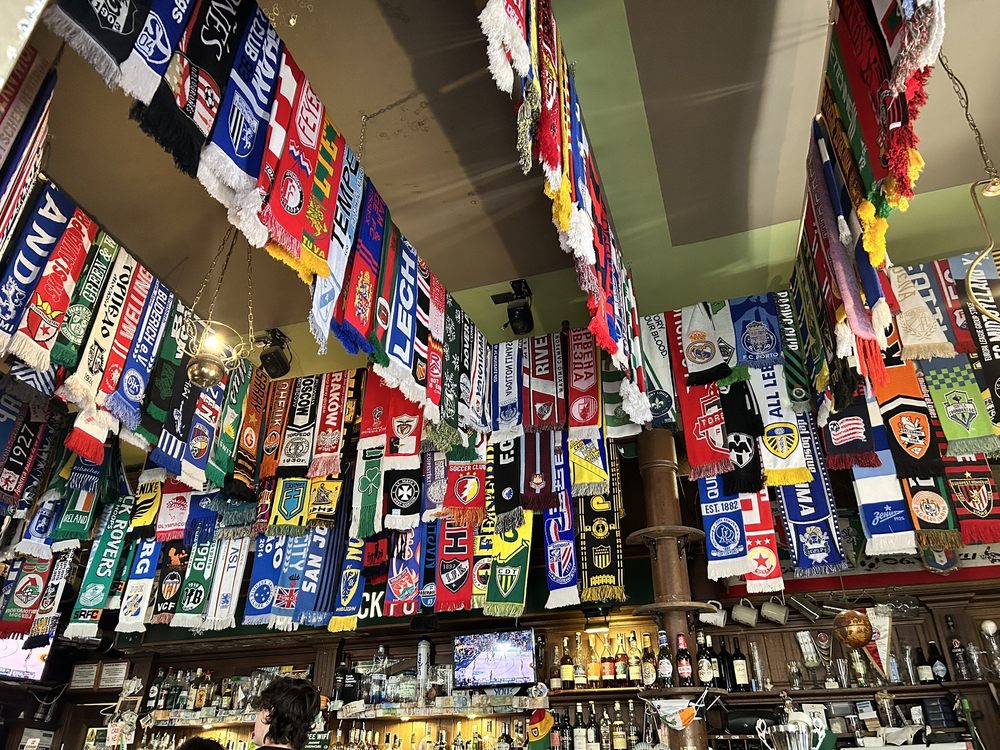 SHAMROCK IRISH PUB - Updated September 2025 - 23 Photos & 20 Reviews ...