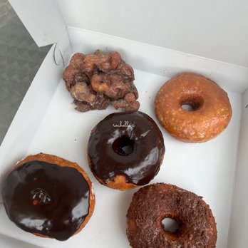 RISE DOUGHNUTS - Updated July 2024 - 32 Photos & 46 Reviews - 28 Center ...