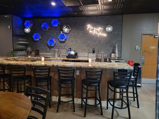 QUENCH TAPS AND TAPAS - 47 Photos & 20 Reviews - 14010 N Litchfield Rd ...