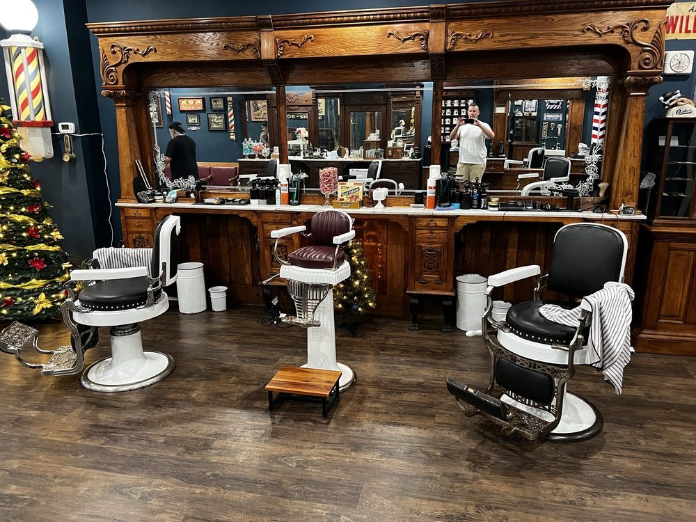 BLUE RIBBON BARBERSHOP - Updated December 2025 - 139 Church St NW ...