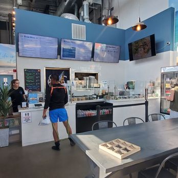 FISH & THINGS POKE BAR - Updated October 2024 - 96 Photos & 97 Reviews ...