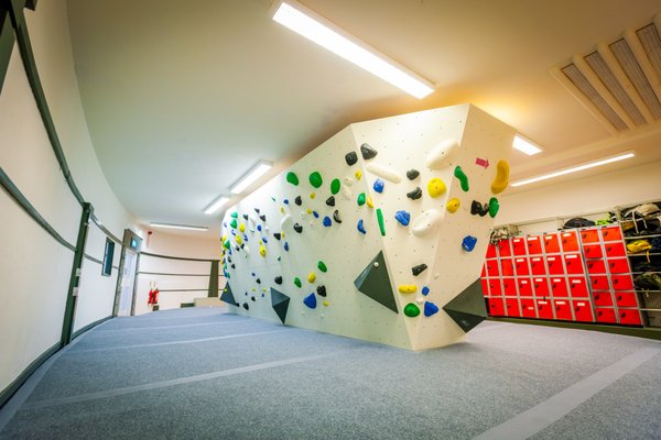 ARCH CLIMBING WALL - Updated December 2025 - 20-24 High Street Acton ...