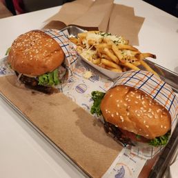 SUPER DUPER BURGERS - Updated November 2025 - 87 Photos & 55 Reviews ...