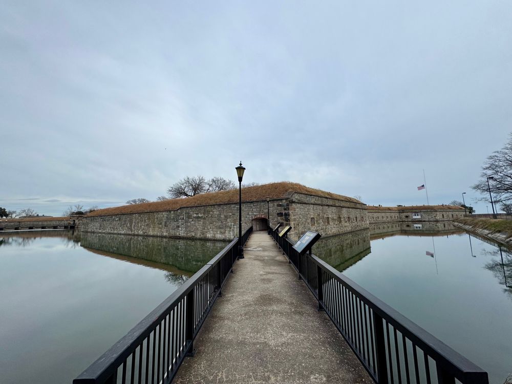 FORT MONROE NATIONAL MONUMENT - Updated June 2025 - 297 Photos & 39 ...
