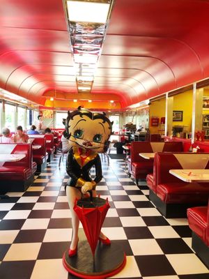 DREAM DINER - Updated July 2024 - 286 Photos & 512 Reviews - 384 ...