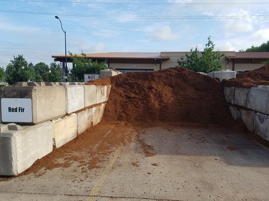 THE ROCKERY - Updated July 2025 - 14 Photos - 917 E Main St, Battle ...