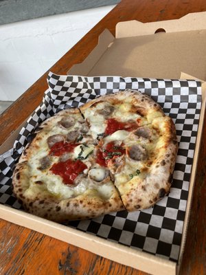 ENGINE 53 PIZZA - Updated March 2025 - 32 Photos & 39 Reviews - 9103 ...