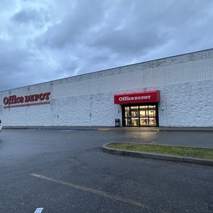 STAPLES - Updated October 2025 - 24 Photos & 22 Reviews - 2624 North ...