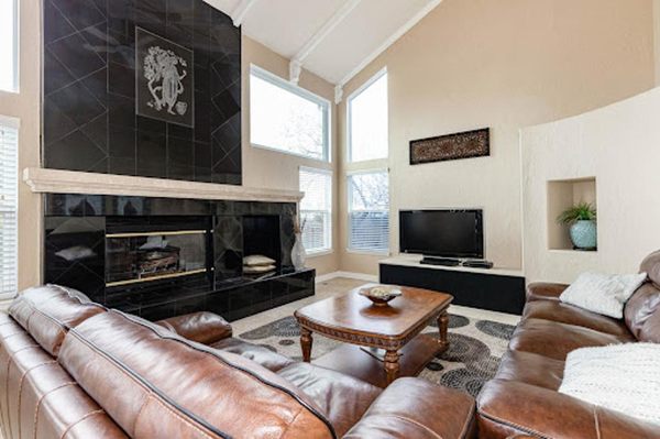 MINER REAL ESTATE TEAM - Updated January 2025 - 25 Photos - 1745 Shea ...